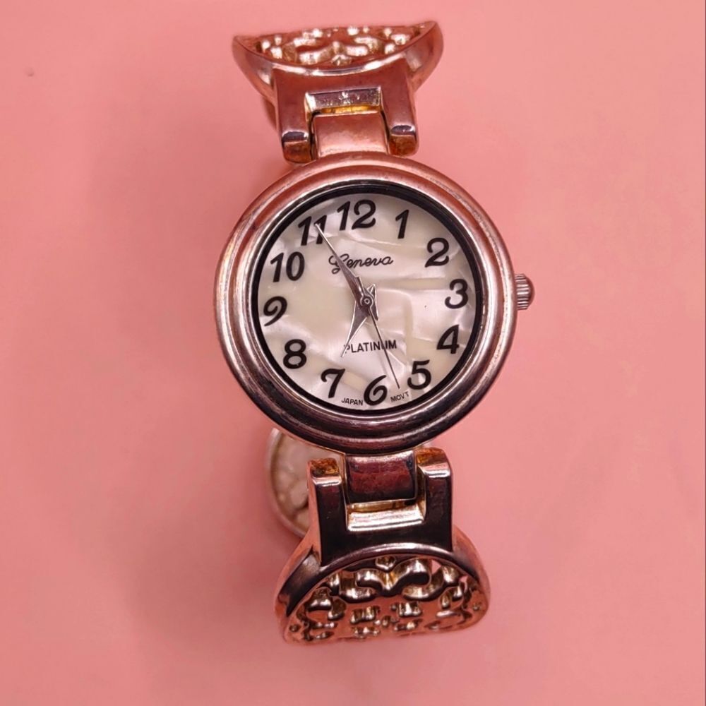 Vintage Geneva Silver Cut-Out Boho Ladies Watch - Gem